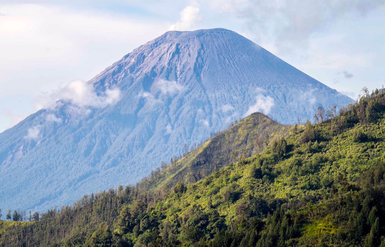 Pemandangan Indah Gunung Bromo - Andira Gambar