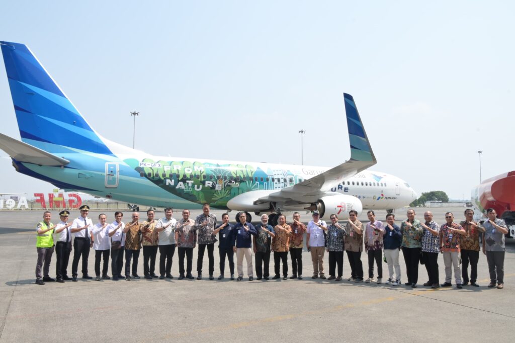 GARUDA INDONESIA SUKSES TERBANG PAKAI BIOAVTUR - Info Penerbangan